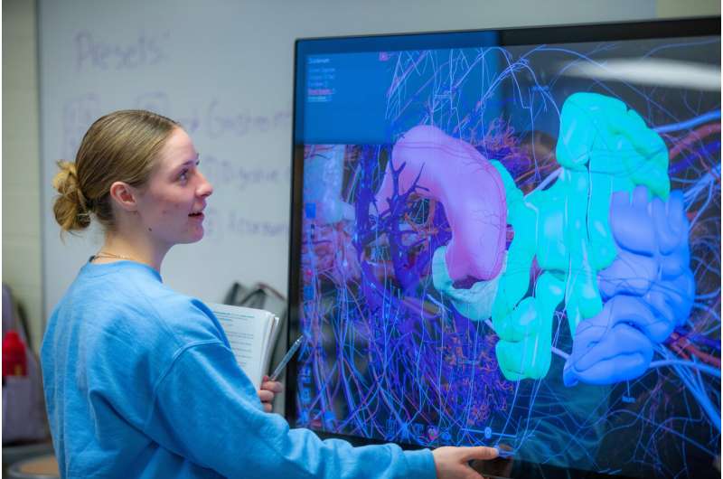 Virtual dissection fleshes out instruction in animal science anatomy ...