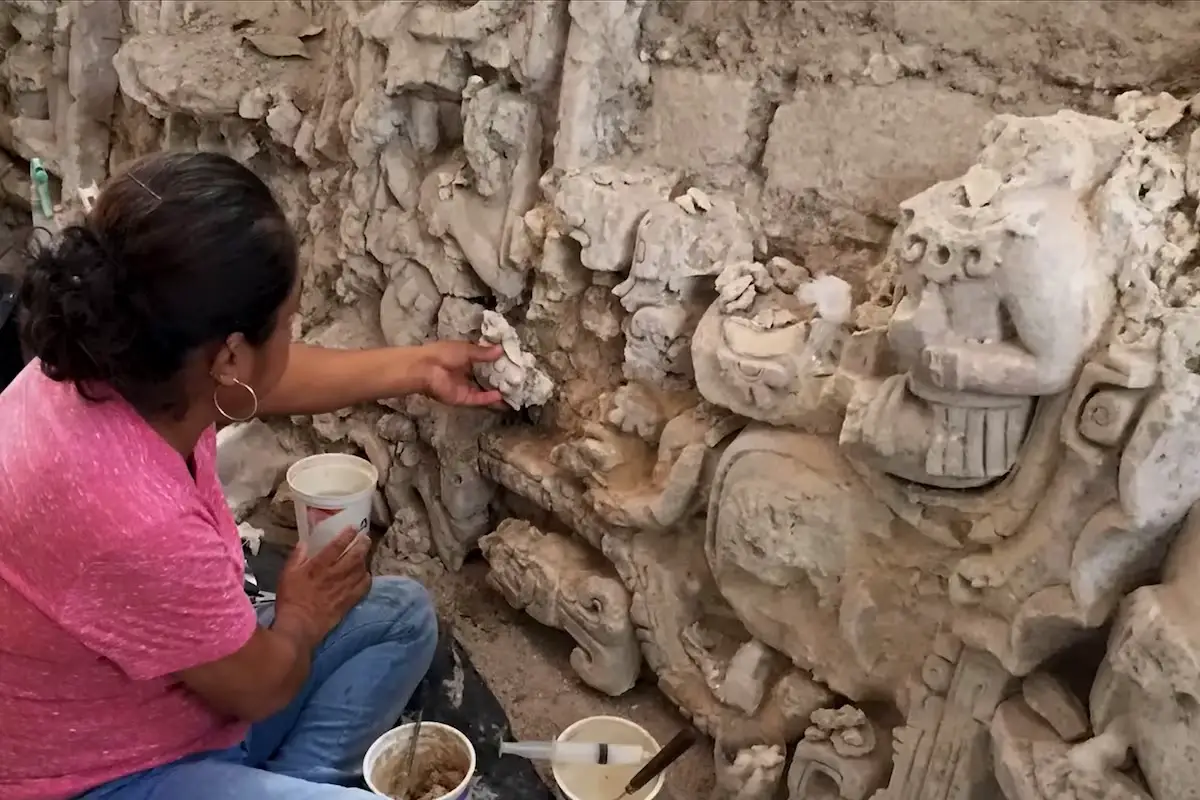 Ballcourt unearthed at Dzibanché decorated with Maya murals - Ideas and ...