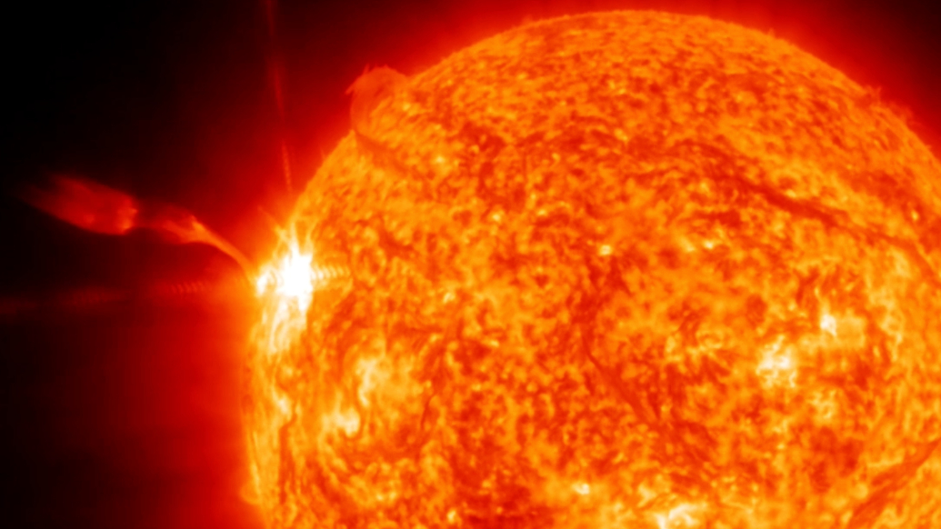Strongest solar flare of 2025 erupts from sun, sparking radio blackouts ...