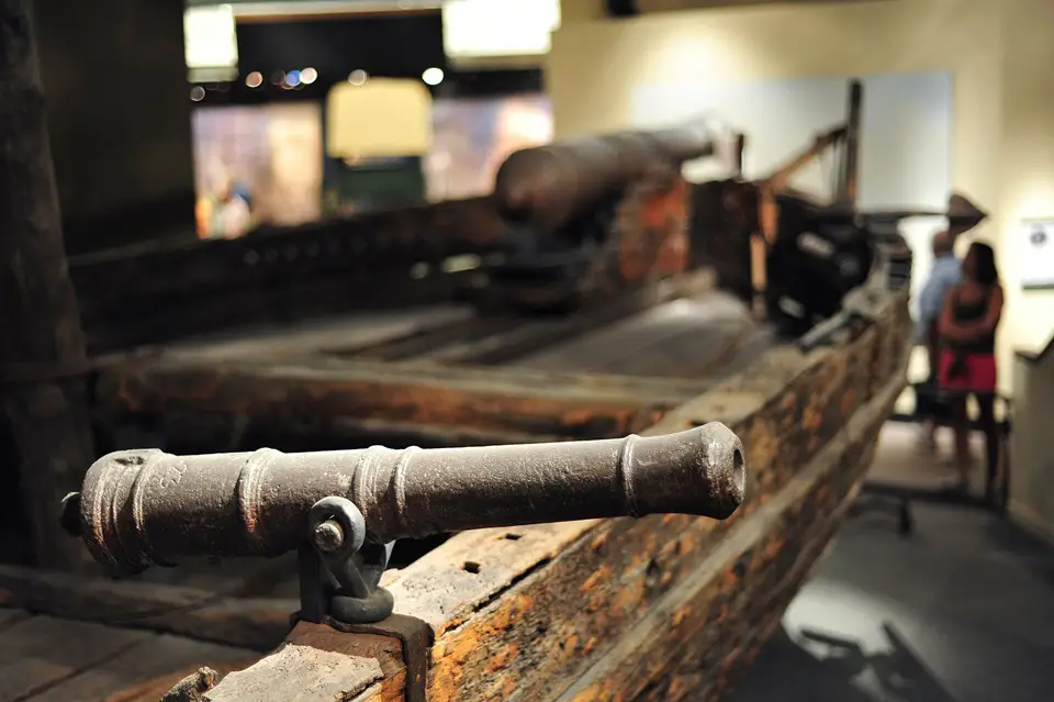 Archaeologists explore wreck site of revolutionary war gunboat - Ideas ...
